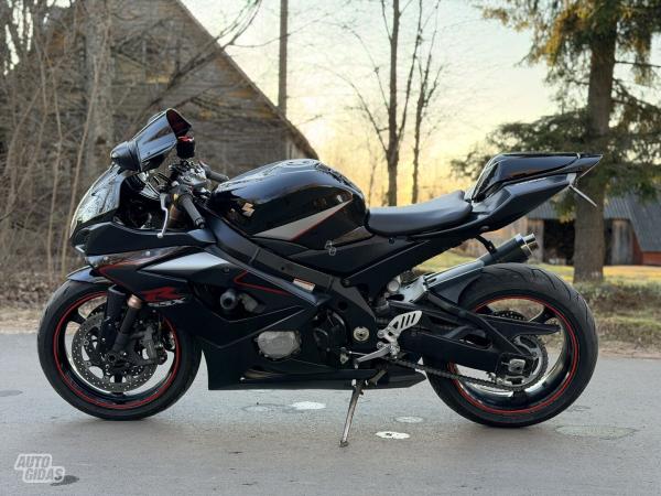 Melns Suzuki GSX-R 2006 Utena, ar dzinēja tilpumu 1.00 L un nobraukumu 72 tūkst. km par 4700 €, foto 8 vietnē AUTOMOTO.COM.LV