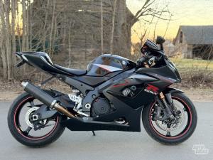 Melns Suzuki GSX-R 2006 Utena, ar dzinēja tilpumu 1.00 L un nobraukumu 72 tūkst. km par 4700 €, foto 11 vietnē AUTOMOTO.COM.LV