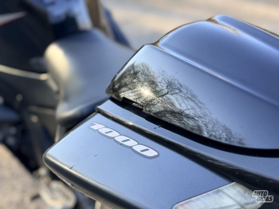 Melns Suzuki GSX-R 2006 Utena, ar dzinēja tilpumu 1.00 L un nobraukumu 72 tūkst. km par 4700 €, foto 18 vietnē AUTOMOTO.COM.LV