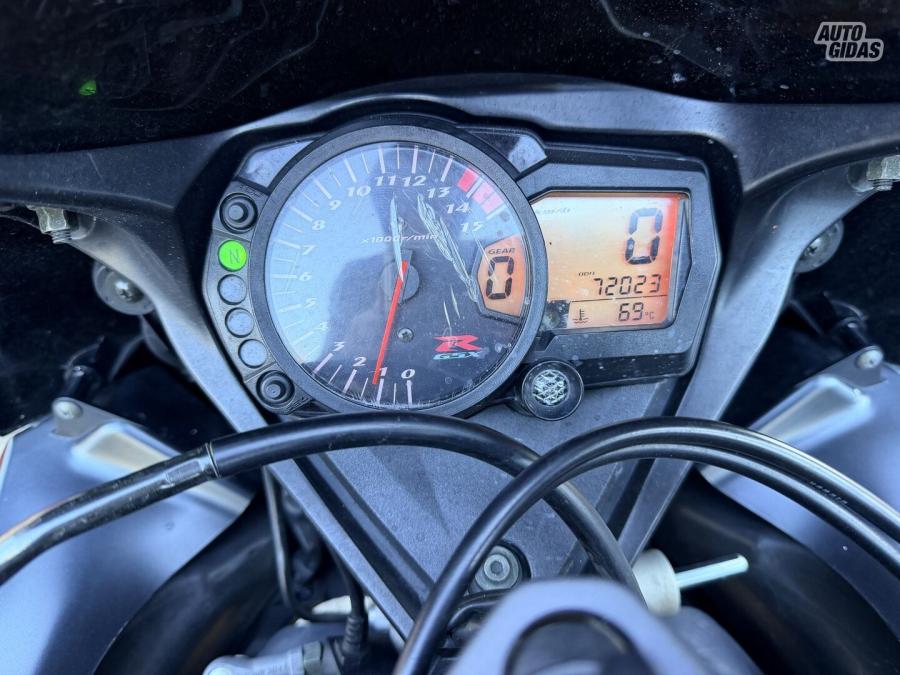 Melns Suzuki GSX-R 2006 Utena, ar dzinēja tilpumu 1.00 L un nobraukumu 72 tūkst. km par 4700 €, foto 19 vietnē AUTOMOTO.COM.LV