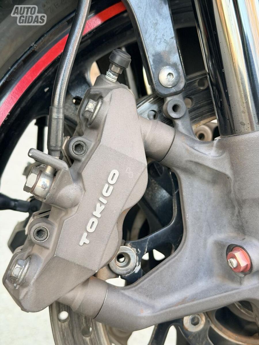 Melns Suzuki GSX-R 2006 Utena, ar dzinēja tilpumu 1.00 L un nobraukumu 72 tūkst. km par 4700 €, foto 20 vietnē AUTOMOTO.COM.LV