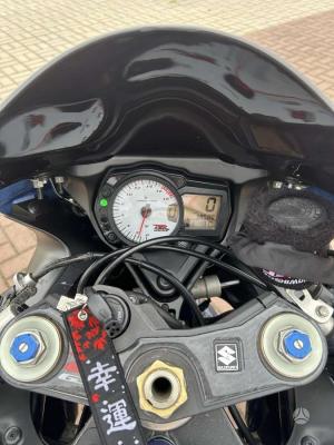 Black Suzuki GSX-R 2006 in Panevezys, with an engine capacity of 0.60 L and mileage of 38 thousand km for 4850 €, photo 9 on AUTOMOTO.COM.LV