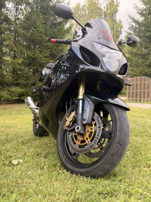 Black Suzuki GSX-R 2006 in Vilnius, with an engine capacity of 0.60 L and mileage of 115 thousand km for 2200 €, photo 4 on AUTOMOTO.COM.LV