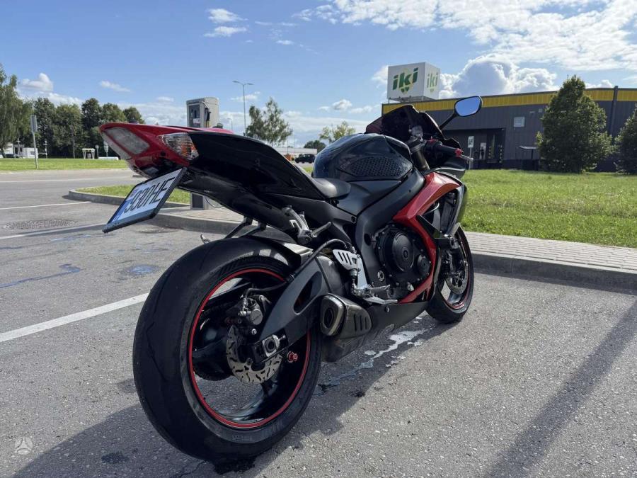Melns Suzuki GSX-R 2006 Kaišiadorys, ar dzinēja tilpumu 0.60 L un nobraukumu 36 tūkst. km par 4000 €, foto 4 vietnē AUTOMOTO.COM.LV