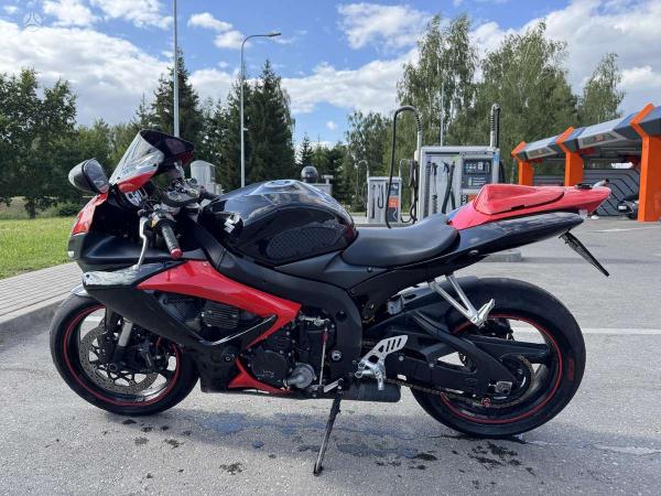 Melns Suzuki GSX-R 2006 Kaišiadorys, ar dzinēja tilpumu 0.60 L un nobraukumu 36 tūkst. km par 4000 €, foto 6 vietnē AUTOMOTO.COM.LV