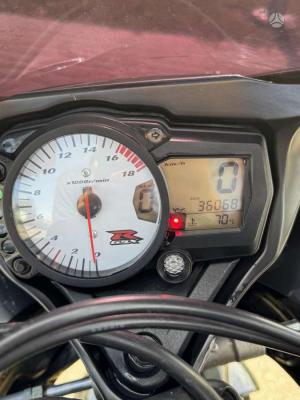 Melns Suzuki GSX-R 2006 Kaišiadorys, ar dzinēja tilpumu 0.60 L un nobraukumu 36 tūkst. km par 4000 €, foto 8 vietnē AUTOMOTO.COM.LV