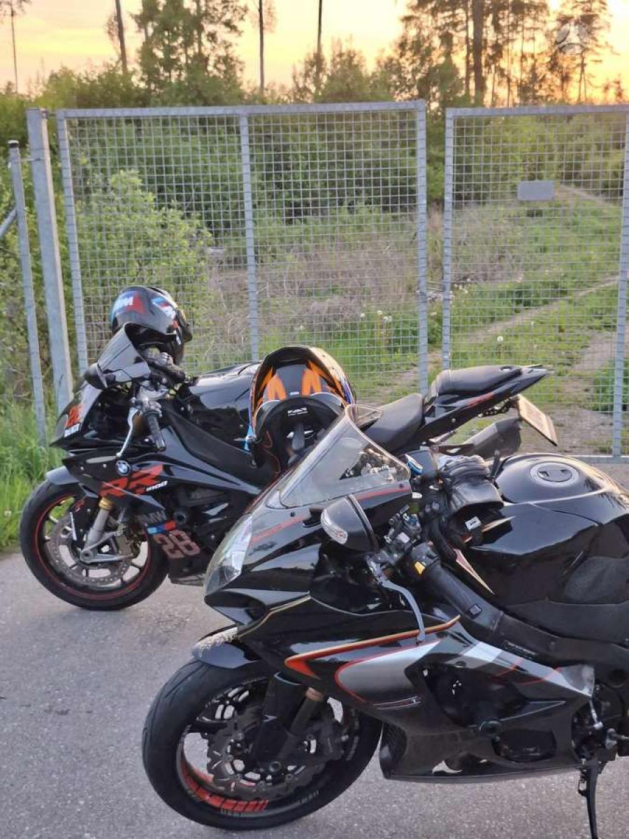 Black Suzuki GSX-R 2007 in Vilnius, with an engine capacity of 1.00 L and mileage of 40 thousand km for 6200 €, photo 5 on AUTOMOTO.COM.LV