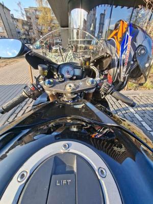 Black Suzuki GSX-R 2007 in Vilnius, with an engine capacity of 1.00 L and mileage of 40 thousand km for 6200 €, photo 12 on AUTOMOTO.COM.LV