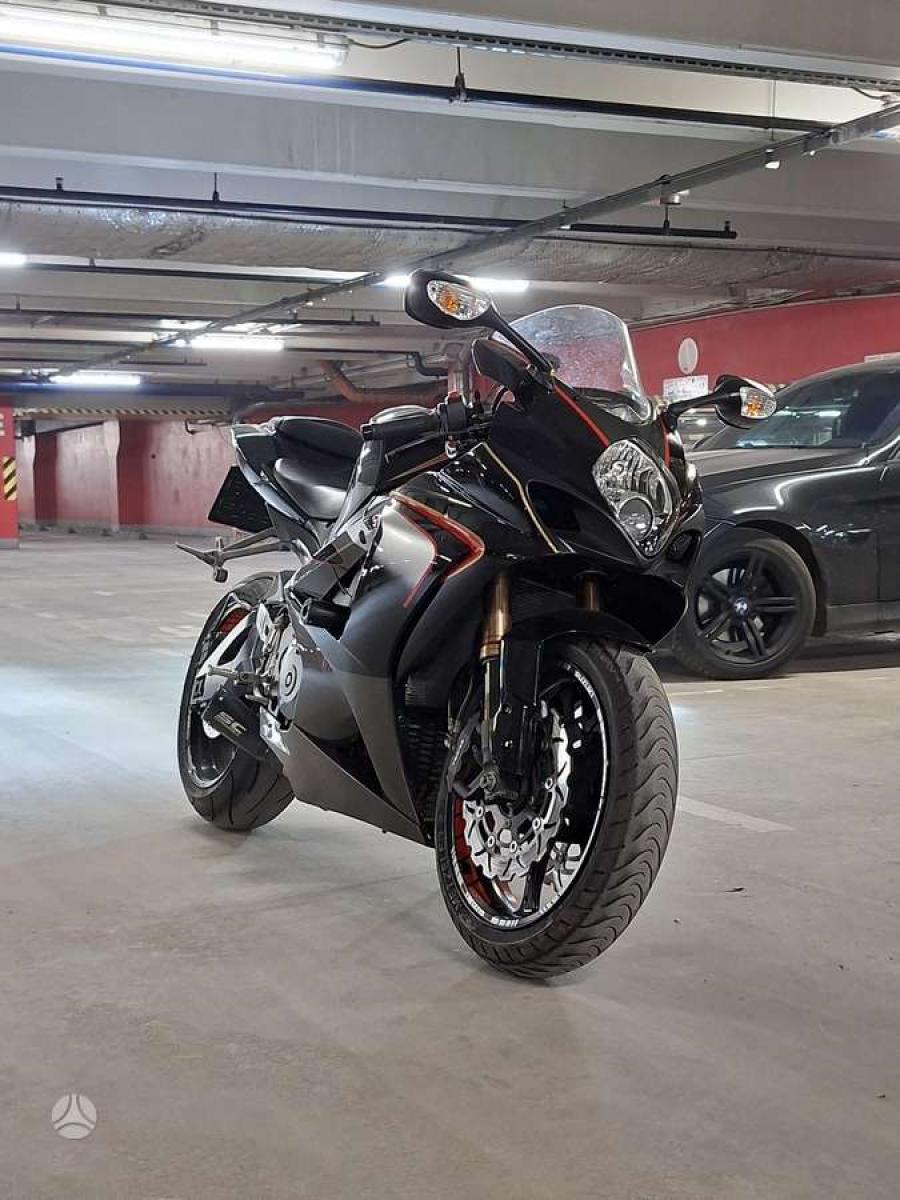 Black Suzuki GSX-R 2007 in Vilnius, with an engine capacity of 1.00 L and mileage of 40 thousand km for 6200 €, photo 13 on AUTOMOTO.COM.LV