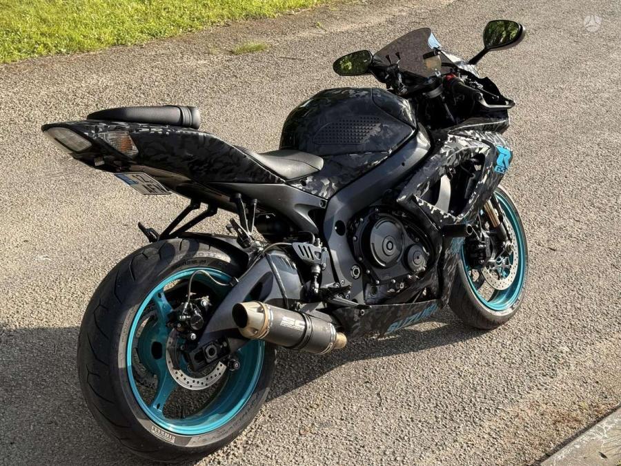 Черный Сузуки GSX-R 2007 в Шакяй, объемом двигателя 0.75 л и пробегом 60 тыс. км за 5100 €, фото 4 на AUTOMOTO.COM.LV