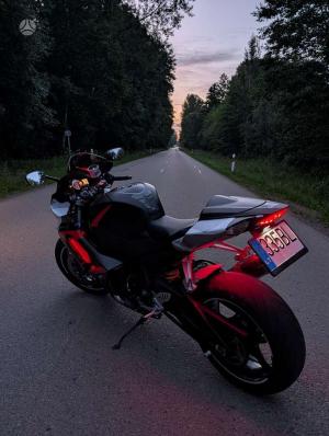 Melns Suzuki GSX-R 2007 Kauņa, ar dzinēja tilpumu 1.00 L un nobraukumu 51 tūkst. km par 4300 €, foto 7 vietnē AUTOMOTO.COM.LV
