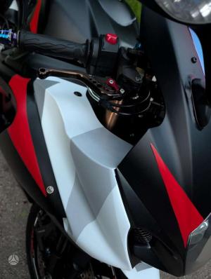 Melns Suzuki GSX-R 2007 Kauņa, ar dzinēja tilpumu 1.00 L un nobraukumu 51 tūkst. km par 4300 €, foto 18 vietnē AUTOMOTO.COM.LV