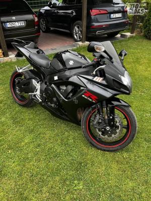 Melns Suzuki GSX-R 2007 Viļņa, ar dzinēja tilpumu 0.75 L un nobraukumu 0 tūkst. km par 3700 €, foto  vietnē AUTOMOTO.COM.LV
