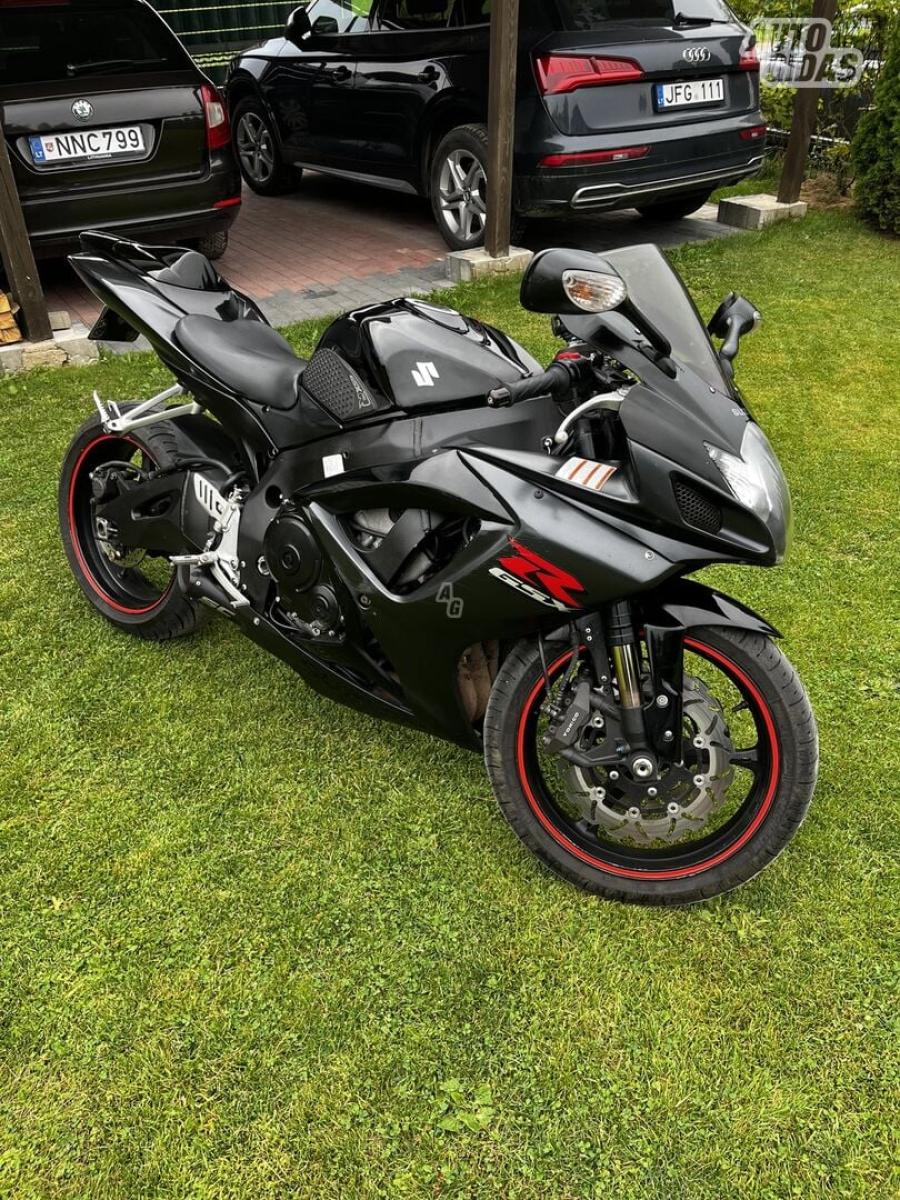 Melns Suzuki GSX-R 2007 Viļņa, ar dzinēja tilpumu 0.75 L un nobraukumu 0 tūkst. km par 3700 €, foto 1 vietnē AUTOMOTO.COM.LV