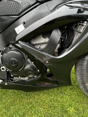 Melns Suzuki GSX-R 2007 Viļņa, ar dzinēja tilpumu 0.75 L un nobraukumu 0 tūkst. km par 3700 €, foto 4 vietnē AUTOMOTO.COM.LV