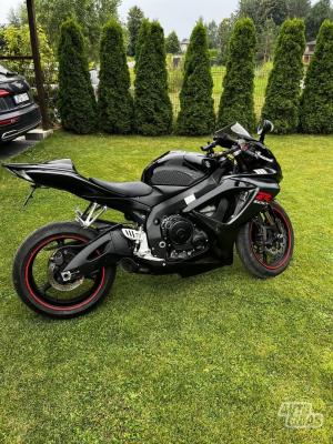 Melns Suzuki GSX-R 2007 Viļņa, ar dzinēja tilpumu 0.75 L un nobraukumu 0 tūkst. km par 3700 €, foto 8 vietnē AUTOMOTO.COM.LV