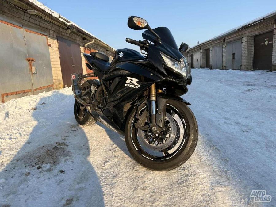 Black Suzuki GSX-R 2008 in Taurage, with an engine capacity of 0.60 L and mileage of 41 thousand km for 3800 €, photo 1 on AUTOMOTO.COM.LV