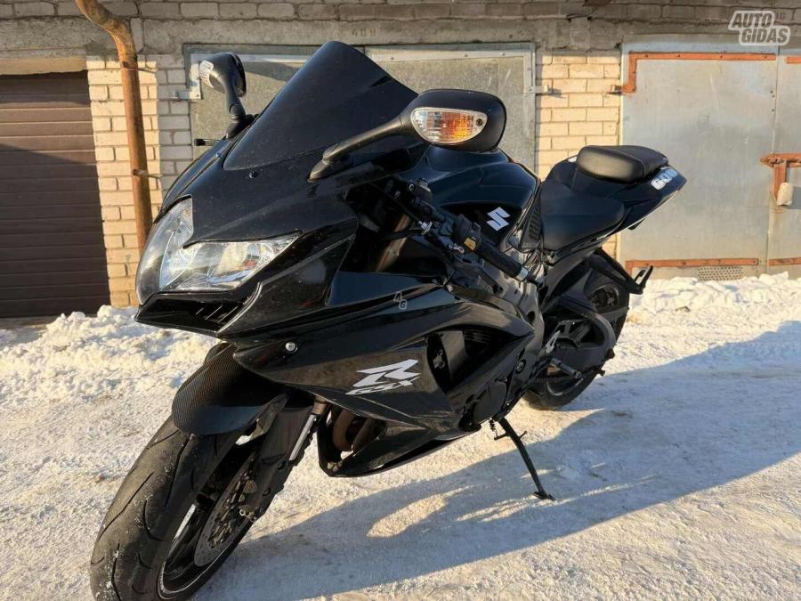 Black Suzuki GSX-R 2008 in Taurage, with an engine capacity of 0.60 L and mileage of 41 thousand km for 3800 €, photo 2 on AUTOMOTO.COM.LV