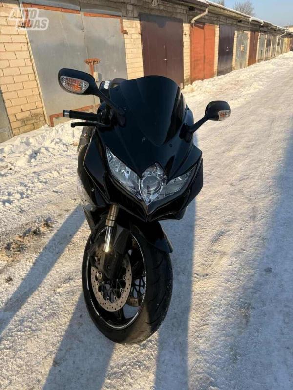 Black Suzuki GSX-R 2008 in Taurage, with an engine capacity of 0.60 L and mileage of 41 thousand km for 3800 €, photo 3 on AUTOMOTO.COM.LV