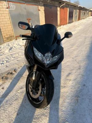 Black Suzuki GSX-R 2008 in Taurage, with an engine capacity of 0.60 L and mileage of 41 thousand km for 3800 €, photo 3 on AUTOMOTO.COM.LV