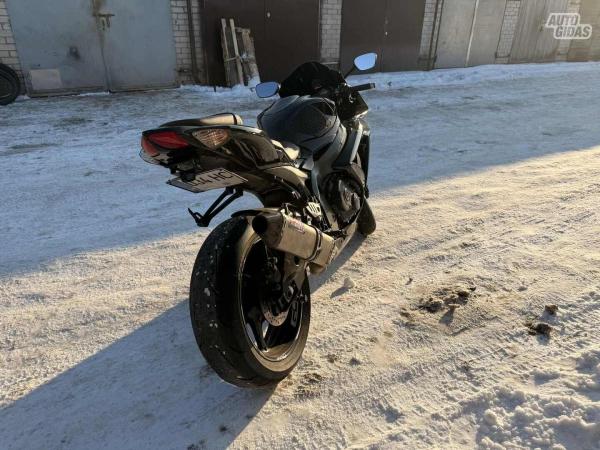Black Suzuki GSX-R 2008 in Taurage, with an engine capacity of 0.60 L and mileage of 41 thousand km for 3800 €, photo 9 on AUTOMOTO.COM.LV
