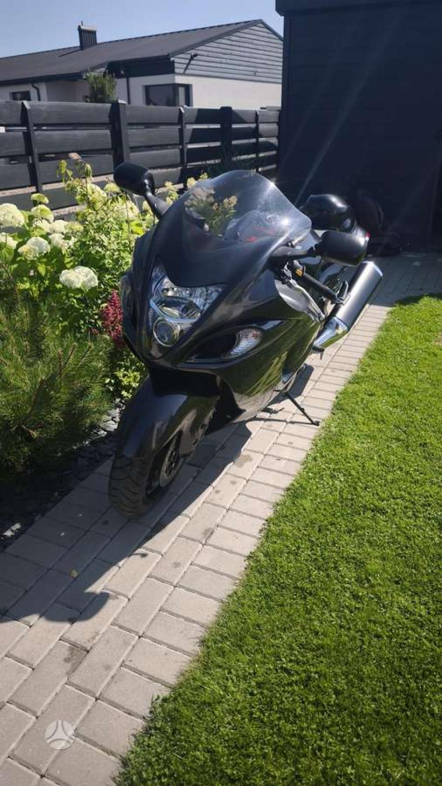 Черный Сузуки GSX-R 2008 в Клайпеда, объемом двигателя 1.34 л и пробегом 37 тыс. км за 7200 €, фото 6 на AUTOMOTO.COM.LV