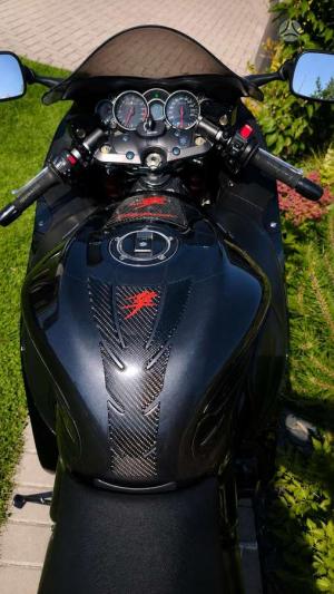 Черный Сузуки GSX-R 2008 в Клайпеда, объемом двигателя 1.34 л и пробегом 37 тыс. км за 7200 €, фото 9 на AUTOMOTO.COM.LV
