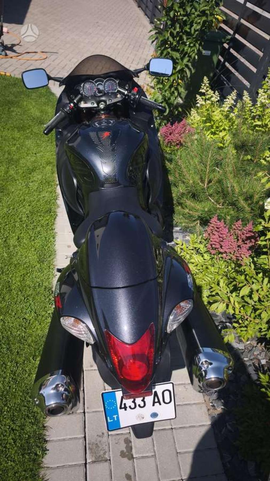Черный Сузуки GSX-R 2008 в Клайпеда, объемом двигателя 1.34 л и пробегом 37 тыс. км за 7200 €, фото 12 на AUTOMOTO.COM.LV