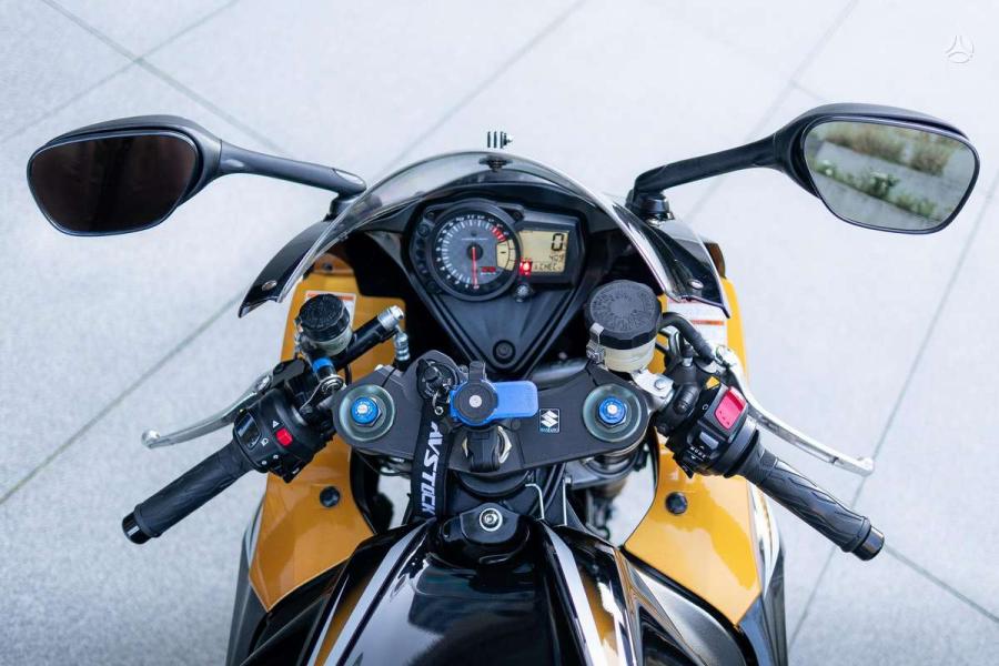 Melns Suzuki GSX-R 2008 Viļņa, ar dzinēja tilpumu 1.00 L un nobraukumu 40 tūkst. km par 6899 €, foto 15 vietnē AUTOMOTO.COM.LV