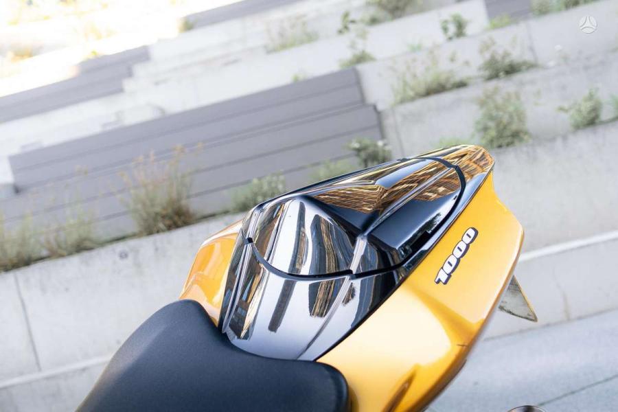 Melns Suzuki GSX-R 2008 Viļņa, ar dzinēja tilpumu 1.00 L un nobraukumu 40 tūkst. km par 6899 €, foto 6 vietnē AUTOMOTO.COM.LV