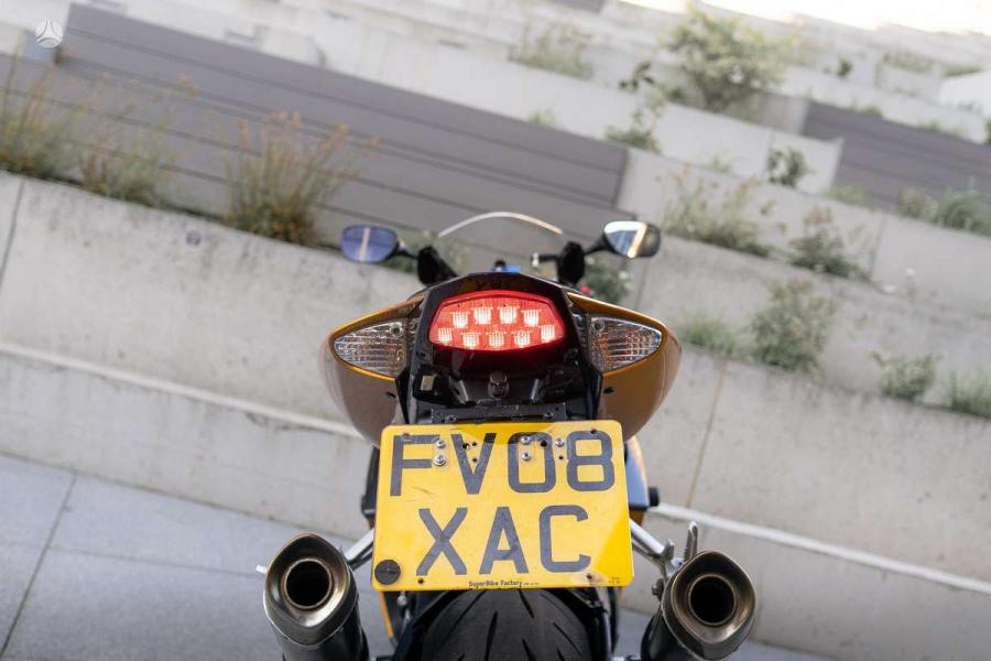 Melns Suzuki GSX-R 2008 Viļņa, ar dzinēja tilpumu 1.00 L un nobraukumu 40 tūkst. km par 6899 €, foto 9 vietnē AUTOMOTO.COM.LV