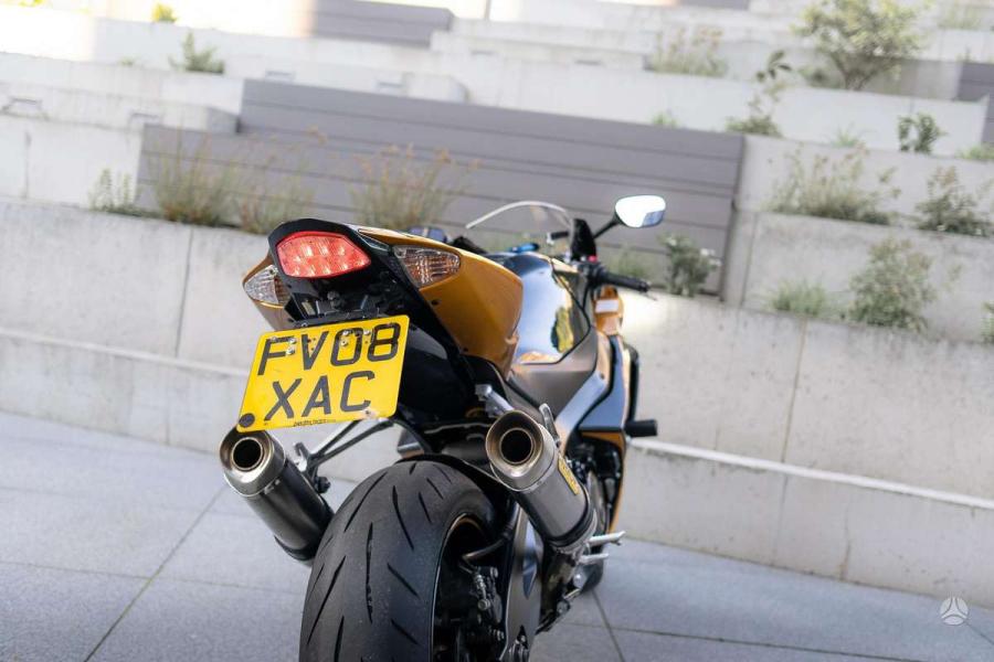 Melns Suzuki GSX-R 2008 Viļņa, ar dzinēja tilpumu 1.00 L un nobraukumu 40 tūkst. km par 6899 €, foto 10 vietnē AUTOMOTO.COM.LV