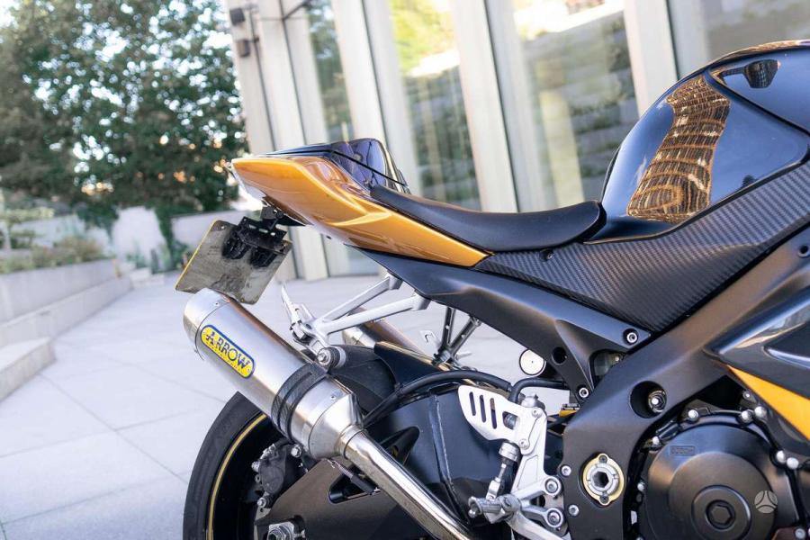 Melns Suzuki GSX-R 2008 Viļņa, ar dzinēja tilpumu 1.00 L un nobraukumu 40 tūkst. km par 6899 €, foto 12 vietnē AUTOMOTO.COM.LV