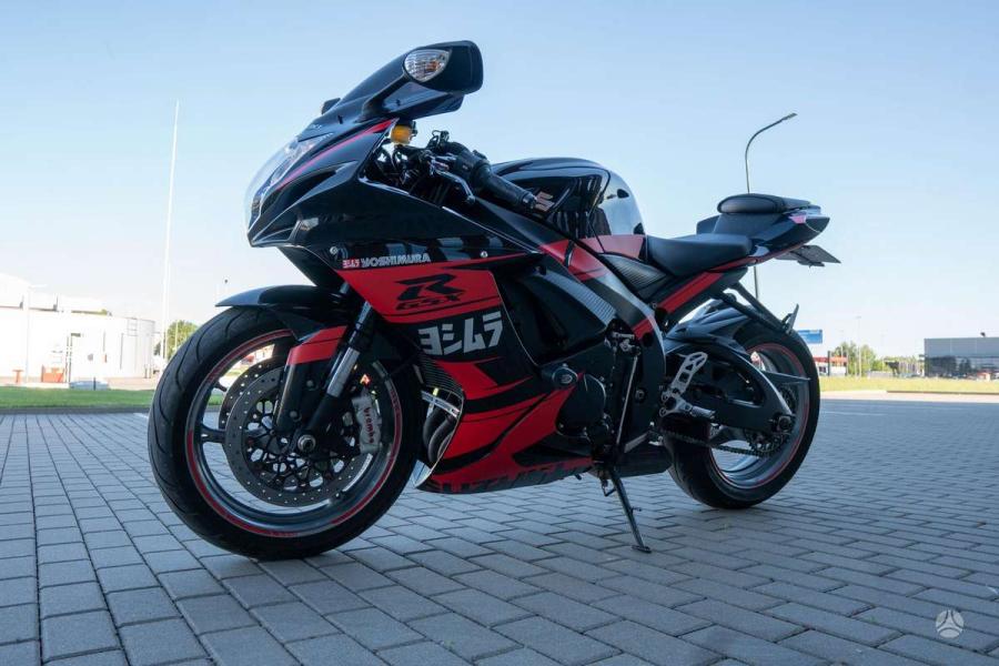 Черный Сузуки GSX-R 2012 в Каунас, объемом двигателя 0.60 л и пробегом 10 тыс. км за 6450 €, фото 1 на AUTOMOTO.COM.LV