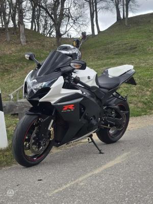 Black Suzuki GSX-R 2014 in Druskininkai, with an engine capacity of 1.00 L and mileage of 35 thousand km for 6800 €, photo  on AUTOMOTO.COM.LV