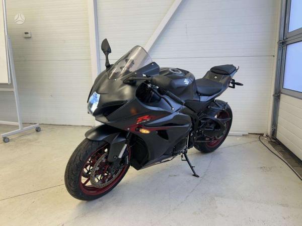 Melns Suzuki GSX-R 2019 Radviliškis, ar dzinēja tilpumu 1.00 L un nobraukumu 17 tūkst. km par 6950 €, foto 1 vietnē AUTOMOTO.COM.LV