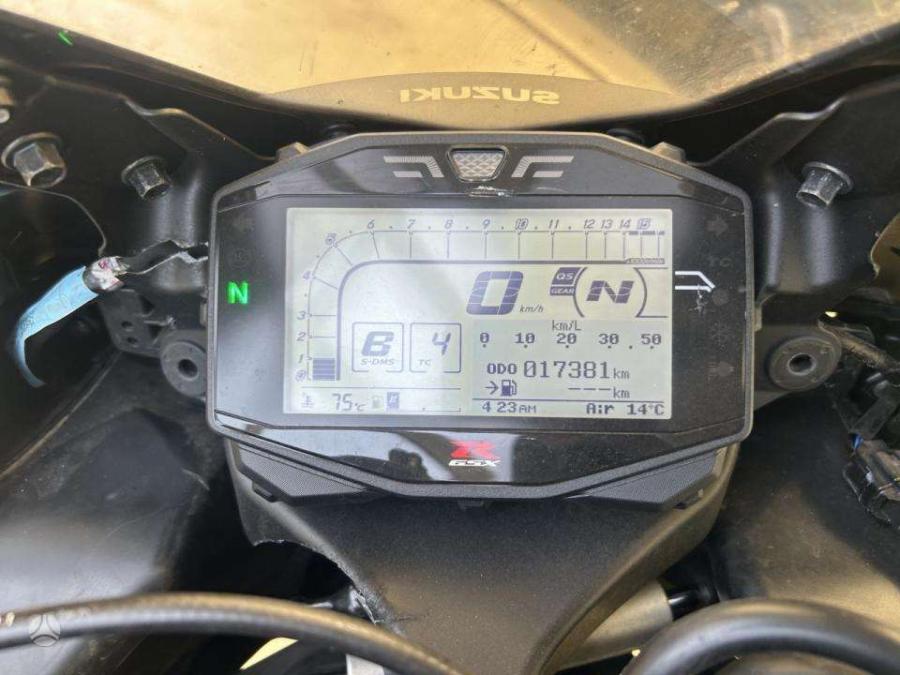 Melns Suzuki GSX-R 2019 Radviliškis, ar dzinēja tilpumu 1.00 L un nobraukumu 17 tūkst. km par 6950 €, foto 7 vietnē AUTOMOTO.COM.LV