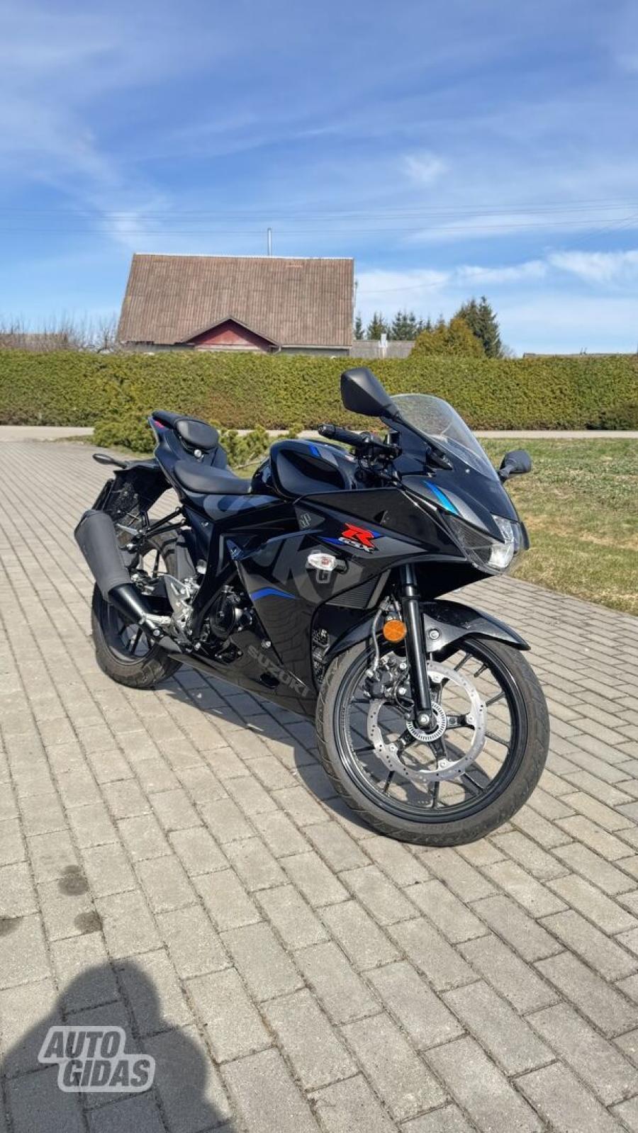 Melns Suzuki GSX-R 2019 Raseiniai, ar dzinēja tilpumu 0.13 L un nobraukumu 2 tūkst. km par 3500 €, foto 7 vietnē AUTOMOTO.COM.LV