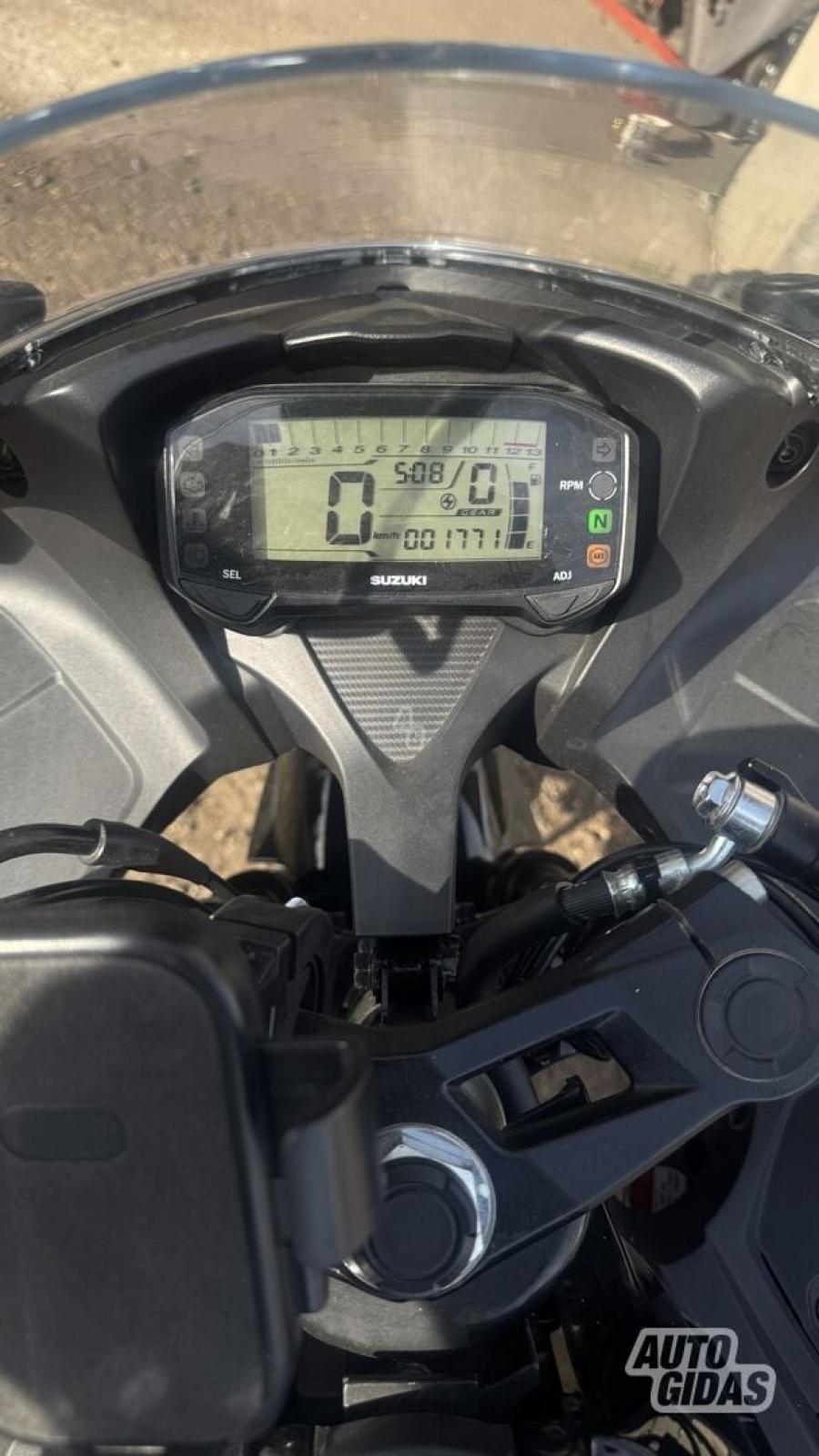 Melns Suzuki GSX-R 2019 Raseiniai, ar dzinēja tilpumu 0.13 L un nobraukumu 2 tūkst. km par 3500 €, foto 9 vietnē AUTOMOTO.COM.LV