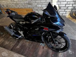 Melns Suzuki GSX-R 2022 Jonava, ar dzinēja tilpumu 0.13 L un nobraukumu 9 tūkst. km par 890 €, foto  vietnē AUTOMOTO.COM.LV