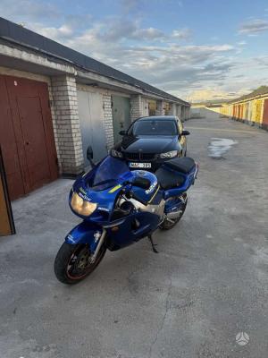Blue Suzuki GSX-R 1998 in Kaunas, with an engine capacity of 0.60 L and mileage of 43 thousand km for 1000 €, photo  on AUTOMOTO.COM.LV
