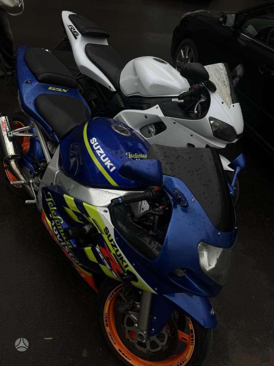 Zils Suzuki GSX-R 2002 Viļņa, ar dzinēja tilpumu 0.60 L un nobraukumu 58 tūkst. km par 3000 €, foto 4 vietnē AUTOMOTO.COM.LV