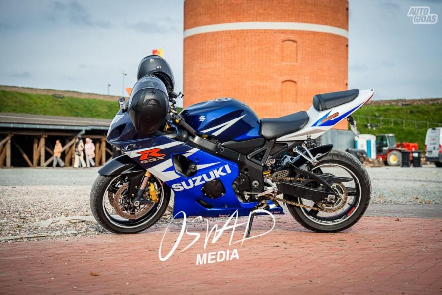 Blue Suzuki GSX-R 2004 in Kretinga, with an engine capacity of 0.60 L and mileage of 61 thousand km for 3300 €, photo 1 on AUTOMOTO.COM.LV