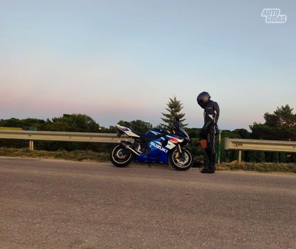 Blue Suzuki GSX-R 2004 in Kretinga, with an engine capacity of 0.60 L and mileage of 61 thousand km for 3300 €, photo 9 on AUTOMOTO.COM.LV