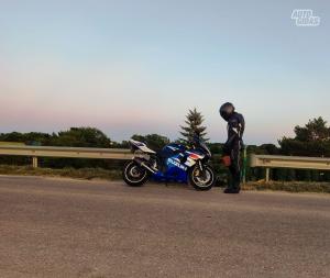 Blue Suzuki GSX-R 2004 in Kretinga, with an engine capacity of 0.60 L and mileage of 61 thousand km for 3300 €, photo 9 on AUTOMOTO.COM.LV