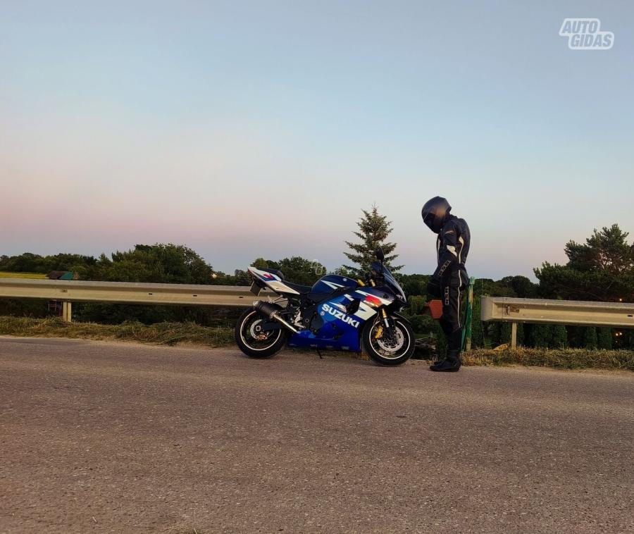 Blue Suzuki GSX-R 2004 in Kretinga, with an engine capacity of 0.60 L and mileage of 61 thousand km for 3300 €, photo 9 on AUTOMOTO.COM.LV