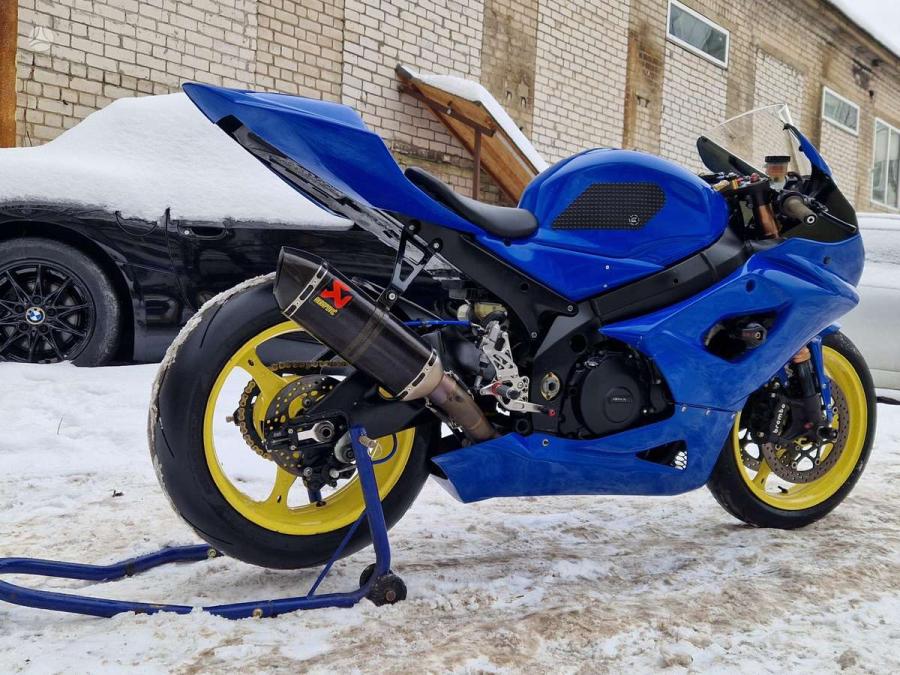 Синий Сузуки GSX-R 2006 в Вильнюс, объемом двигателя 1.00 л и пробегом 53 тыс. км за 3350 €, фото 3 на AUTOMOTO.COM.LV
