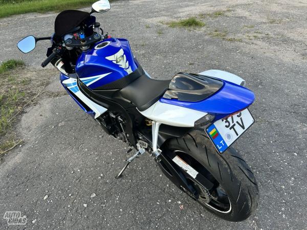 Blue Suzuki GSX-R 2006 in Utena, with an engine capacity of 0.75 L and mileage of 43 thousand km for 4399 €, photo 4 on AUTOMOTO.COM.LV