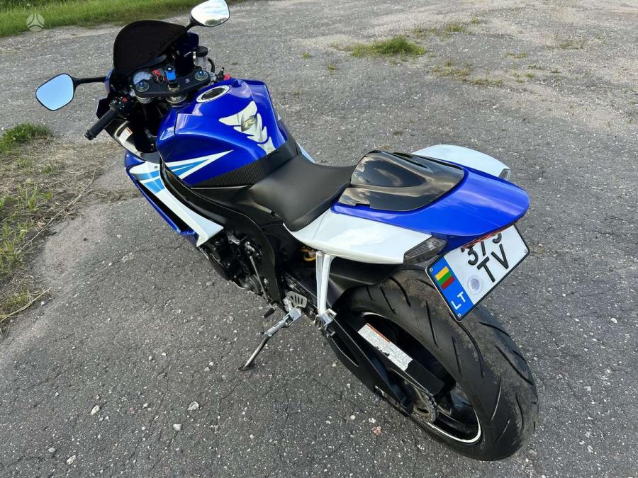 Blue Suzuki GSX-R 2006 in Utena, with an engine capacity of 0.75 L and mileage of 43 thousand km for 4399 €, photo 5 on AUTOMOTO.COM.LV