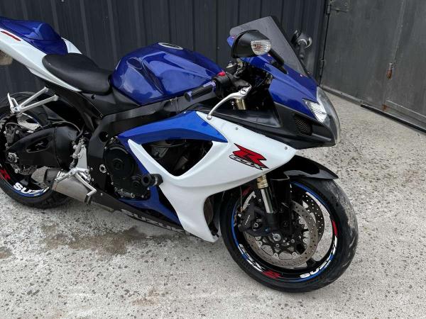 Zils Suzuki GSX-R 2007 Klaipėda, ar dzinēja tilpumu 0.60 L un nobraukumu 36 tūkst. km par 4600 €, foto 7 vietnē AUTOMOTO.COM.LV